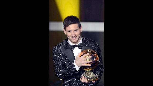 Messi vuelve a sorprender con un excéntrico traje