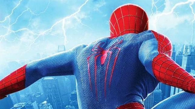 Spiderman se luce en Times Square y salva la Nochevieja en nuevas ...