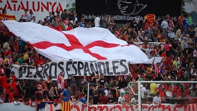 Las pancartas ultras más vergonzosas, exhibidas dentro de un estadio de ...
