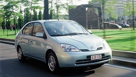 Toyota lanza la cuarta generación del Prius, el híbrido más vendido de ...