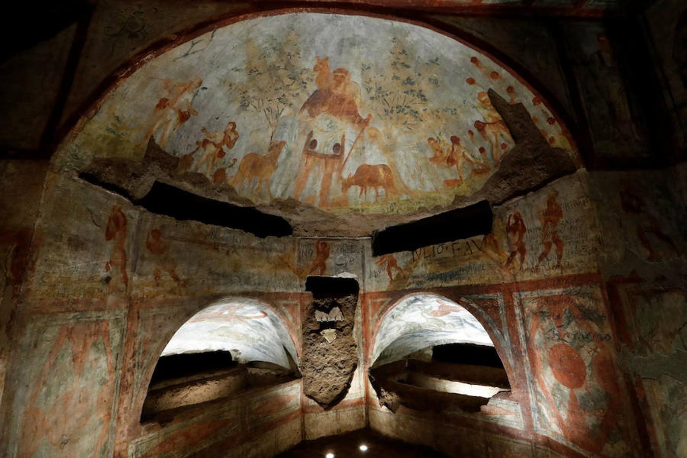 Salen a la luz frescos de las catacumbas de Domitila