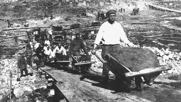 El demencial canal ruso de los 50.000 muertos: «Los cadáveres siguen ...