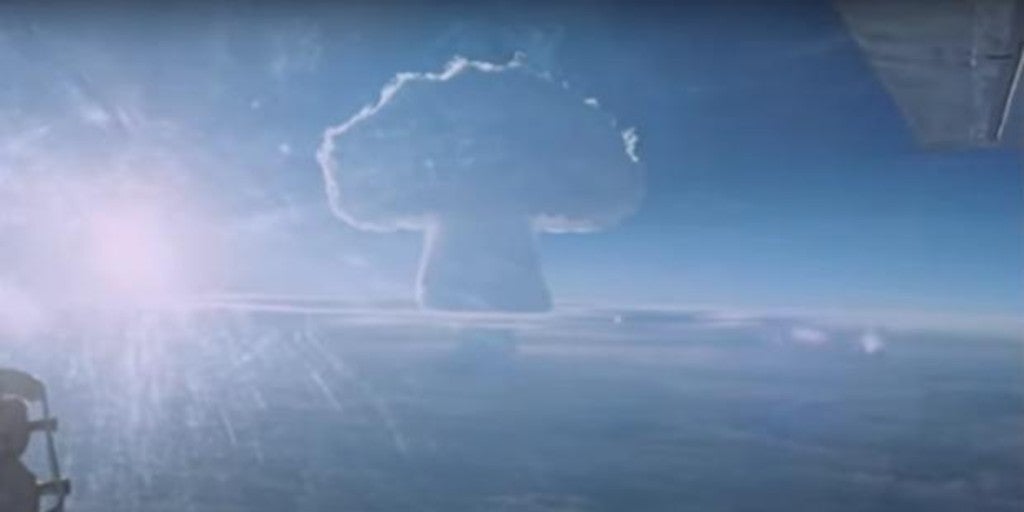 Rusia desclasifica imágenes inéditas de la bomba atómica más potente de ...
