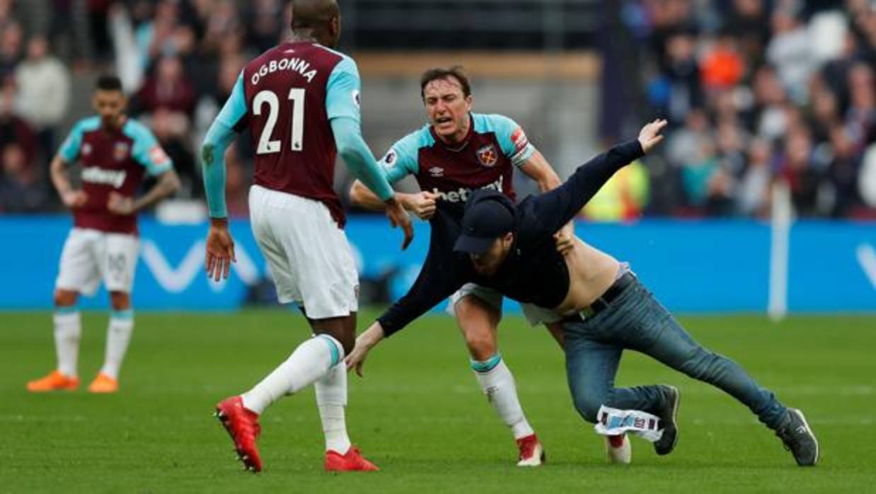 Hooligans del West Ham provocan graves incidentes en el duelo ante el ...