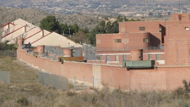 El Supremo confirma 22 años de cárcel para un guardia civil por ...