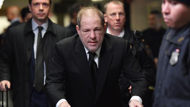Weinstein, presentado como un «monstruo depredador» en el juicio por ...