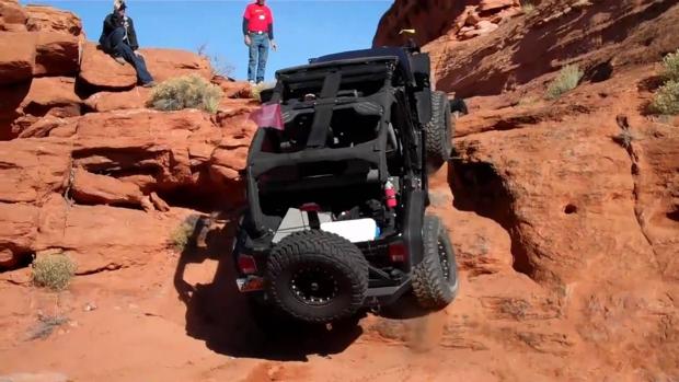Vídeo: Atentos a la escalada extrema de este Jeep, ¿sube o no sube?