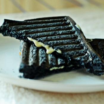 Carbón activado, la moda de la comida negra